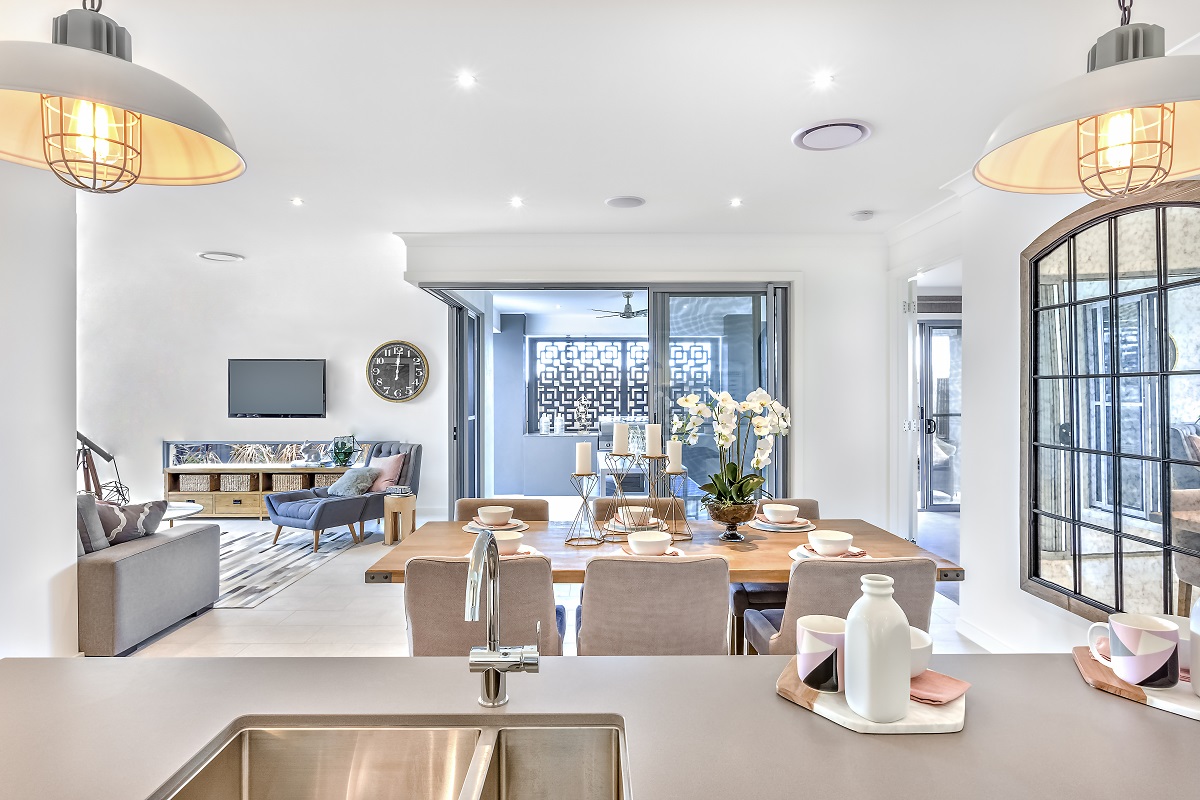 How to Transform Your Dining Room - Halter Lady